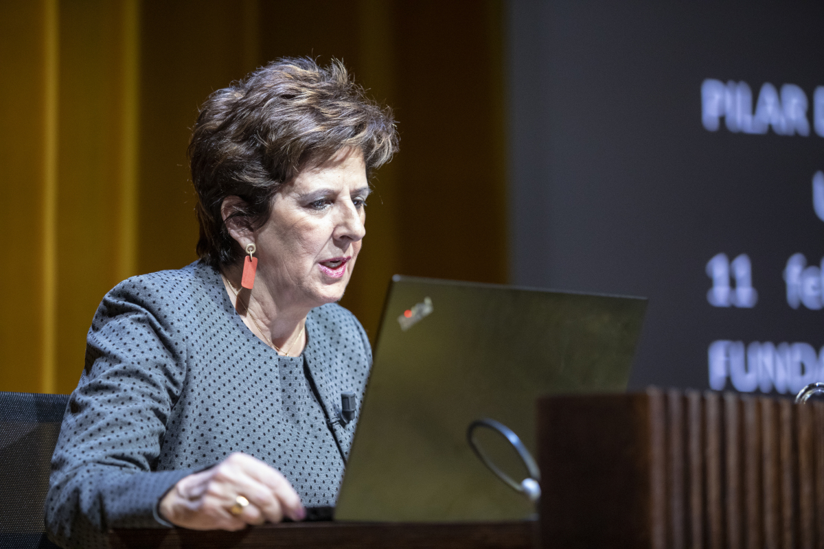 Pilar Díaz Sánchez. Reportaje Mujer y maternidad, desde la Edad Media ...