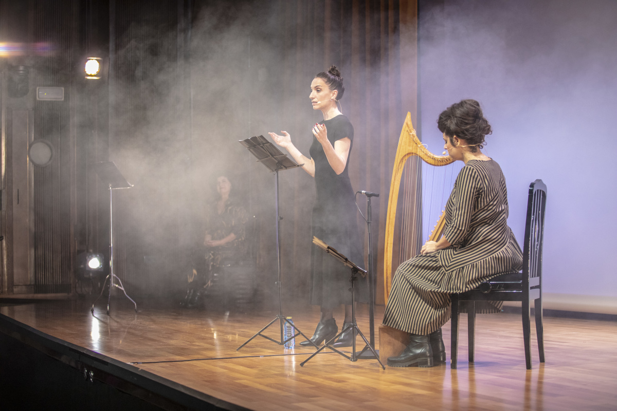 Eva Rufo y Sara Águeda. Safo Participar de las rosas de Pieria. Lectura ...