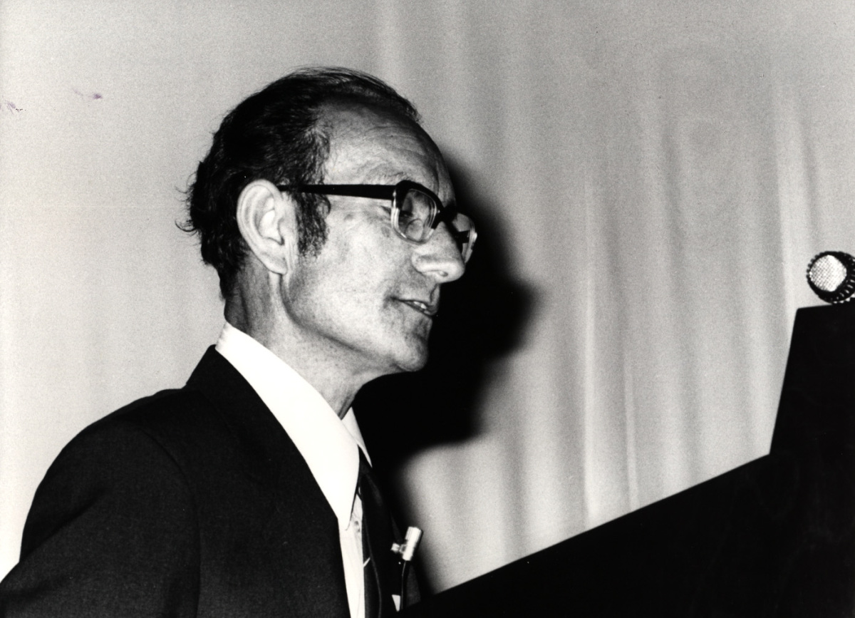 Cesar Milstein. Conferencia sobre Anticuerpos monoclonales : por qué y ...