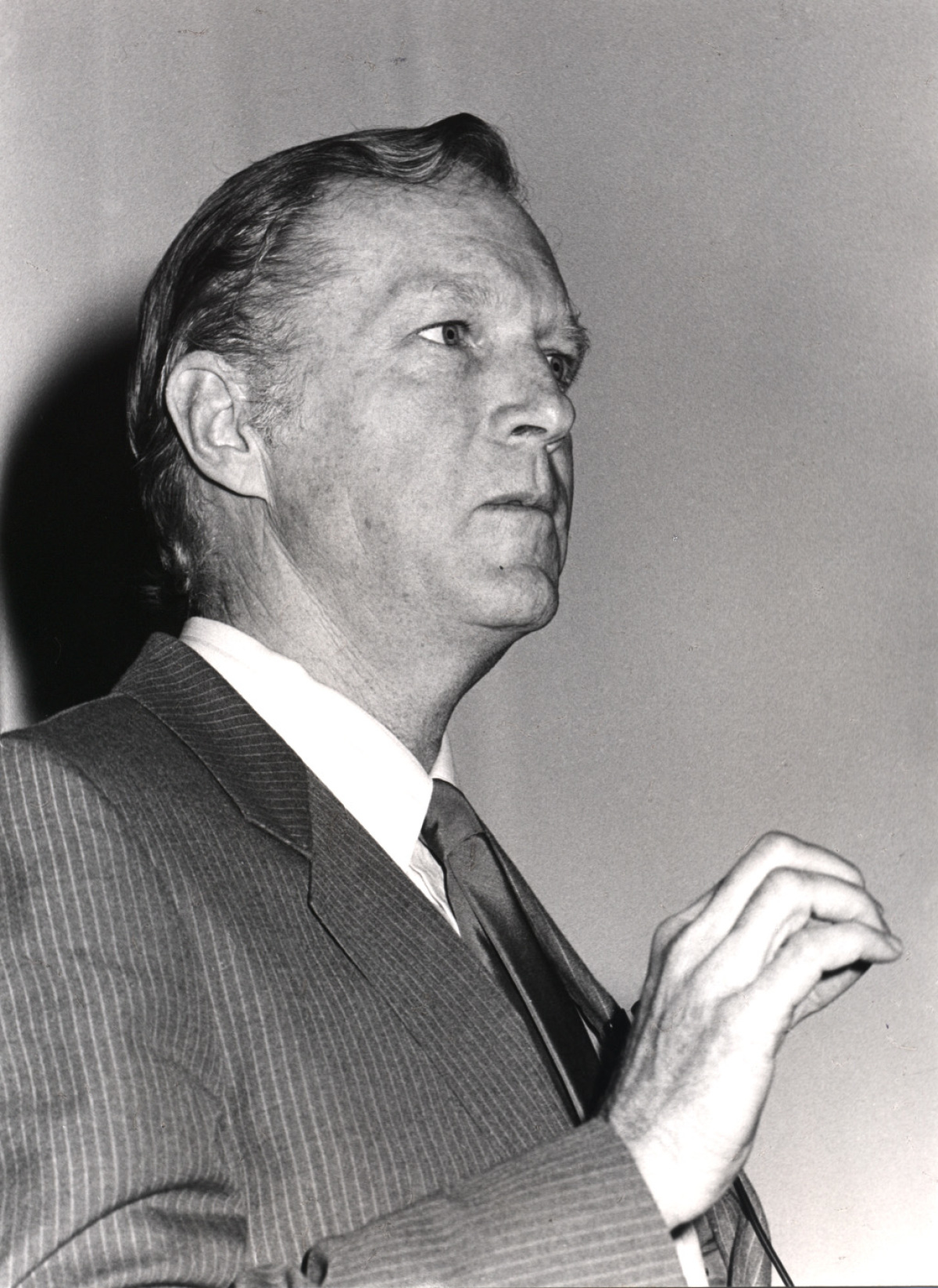 Michael J. Berridge. Conferencia sobre Signal transduction in ...