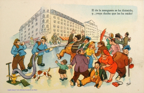 Hombre regando a gente con manguera; "El de la manguera se ha distraído y… ¡vaya ducha que les ...